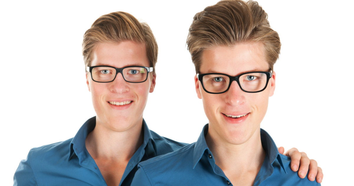 SAME! | De band tussen Eline en haar tweelingbroertjes is heel…